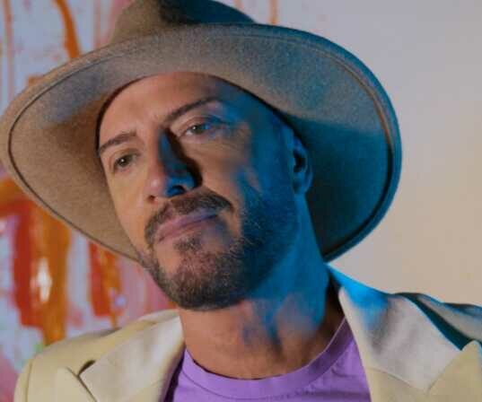 RAF ripercorre a Trani i suoi 40 anni di carriera nel recital in ...